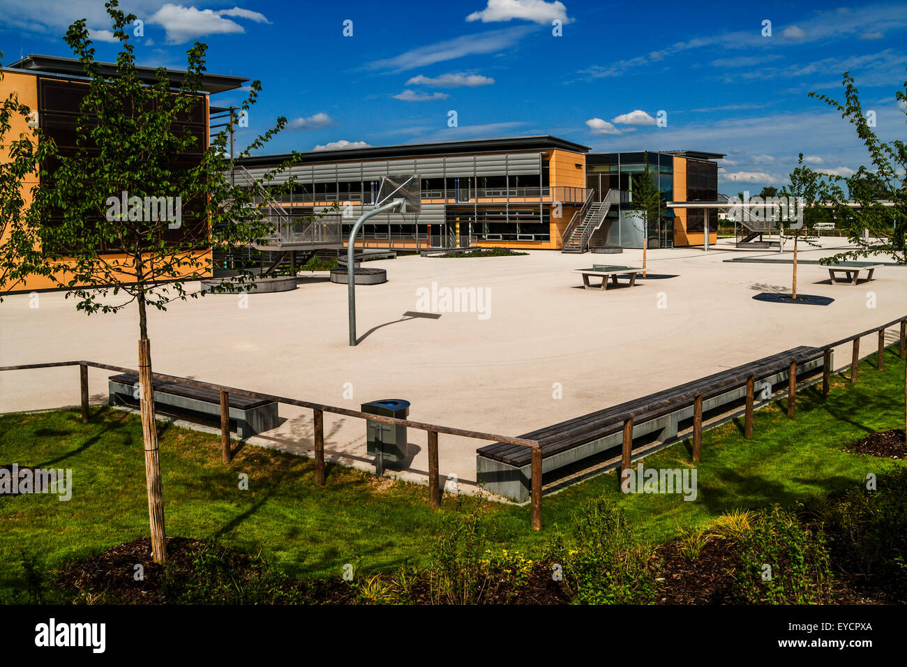 Secondary school hi-res stock photography and images - Alamy