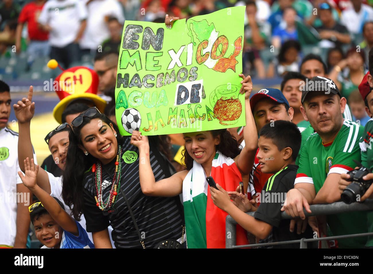 Mexico fans hold up a mexico sign hi-res stock photography and images ...
