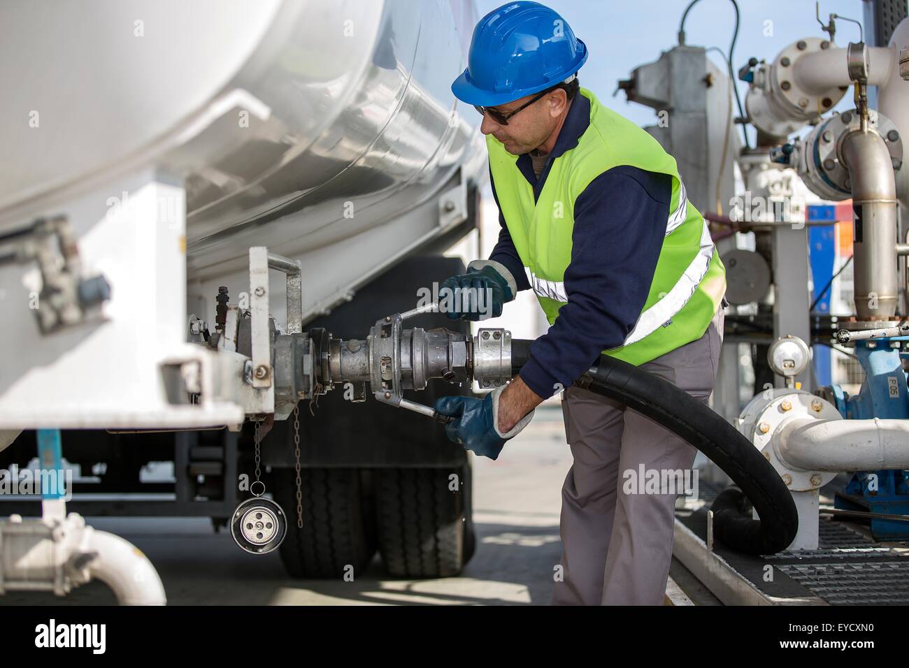 Fuel depot hi-res stock photography and images - Alamy