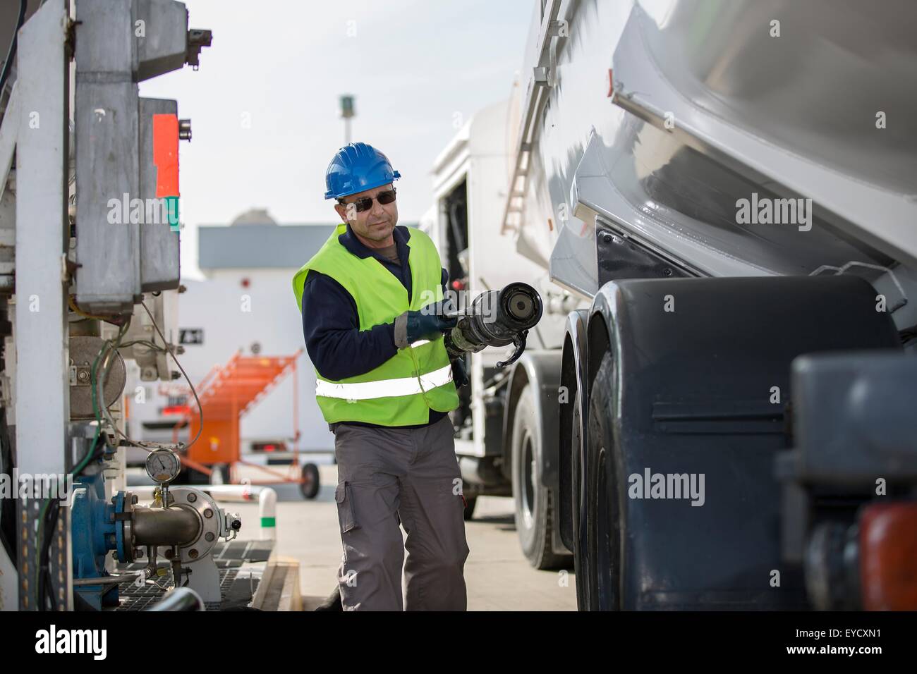 Fuel depot hi-res stock photography and images - Alamy