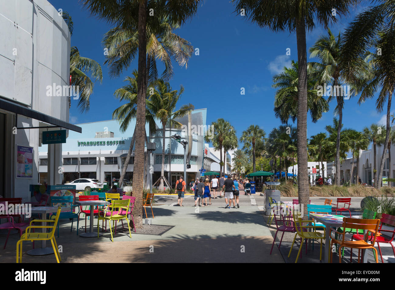 Shops and outdoor cafes hi-res stock photography and images - Alamy
