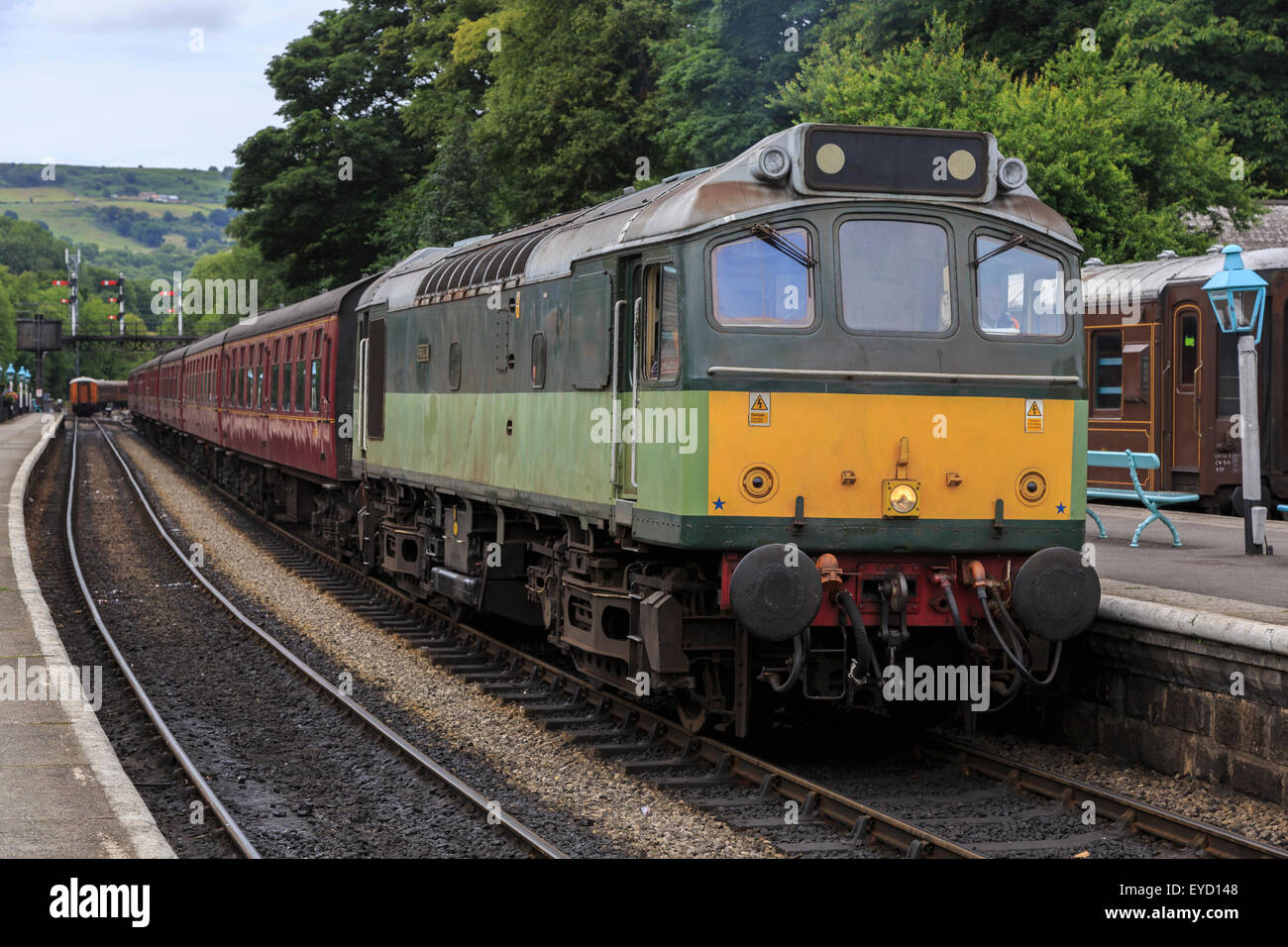 Preserved Class 25 Bo-Bo Sulzer Diesel Locomotive number D7628, at ...