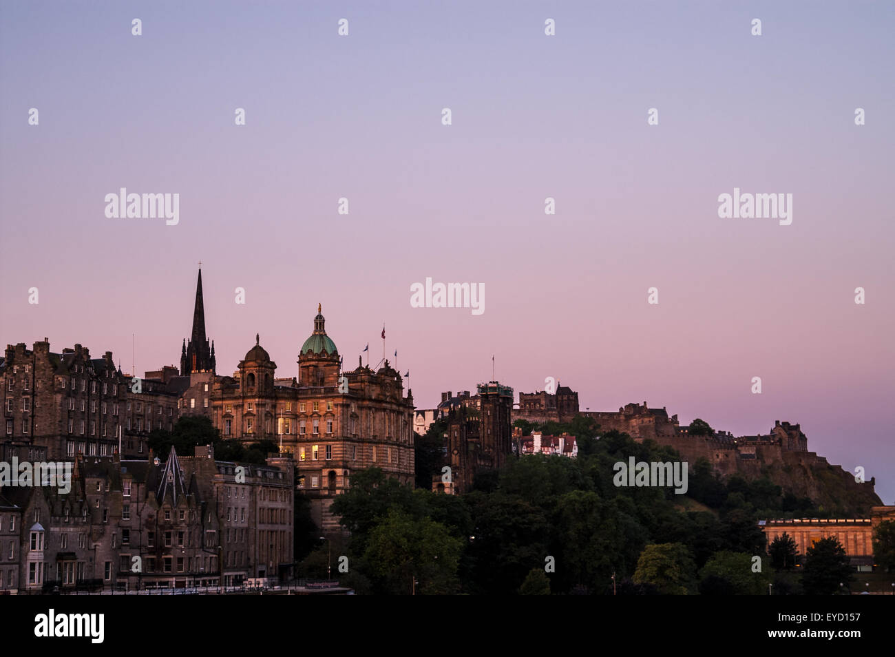 Skyline of Edinburgh at dawn Stock Photo - Alamy