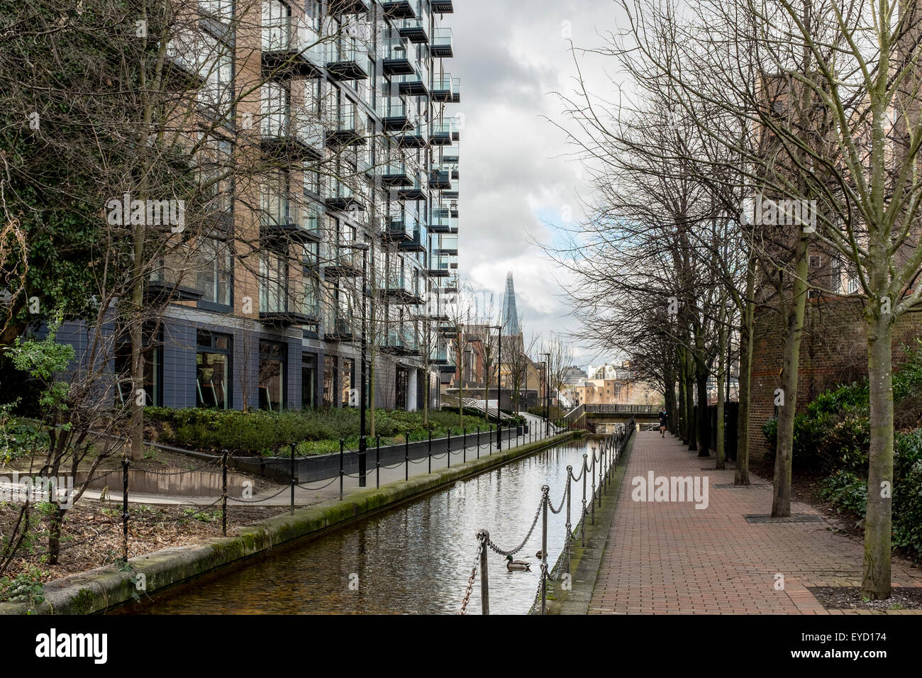 Wapping canal hi-res stock photography and images - Alamy