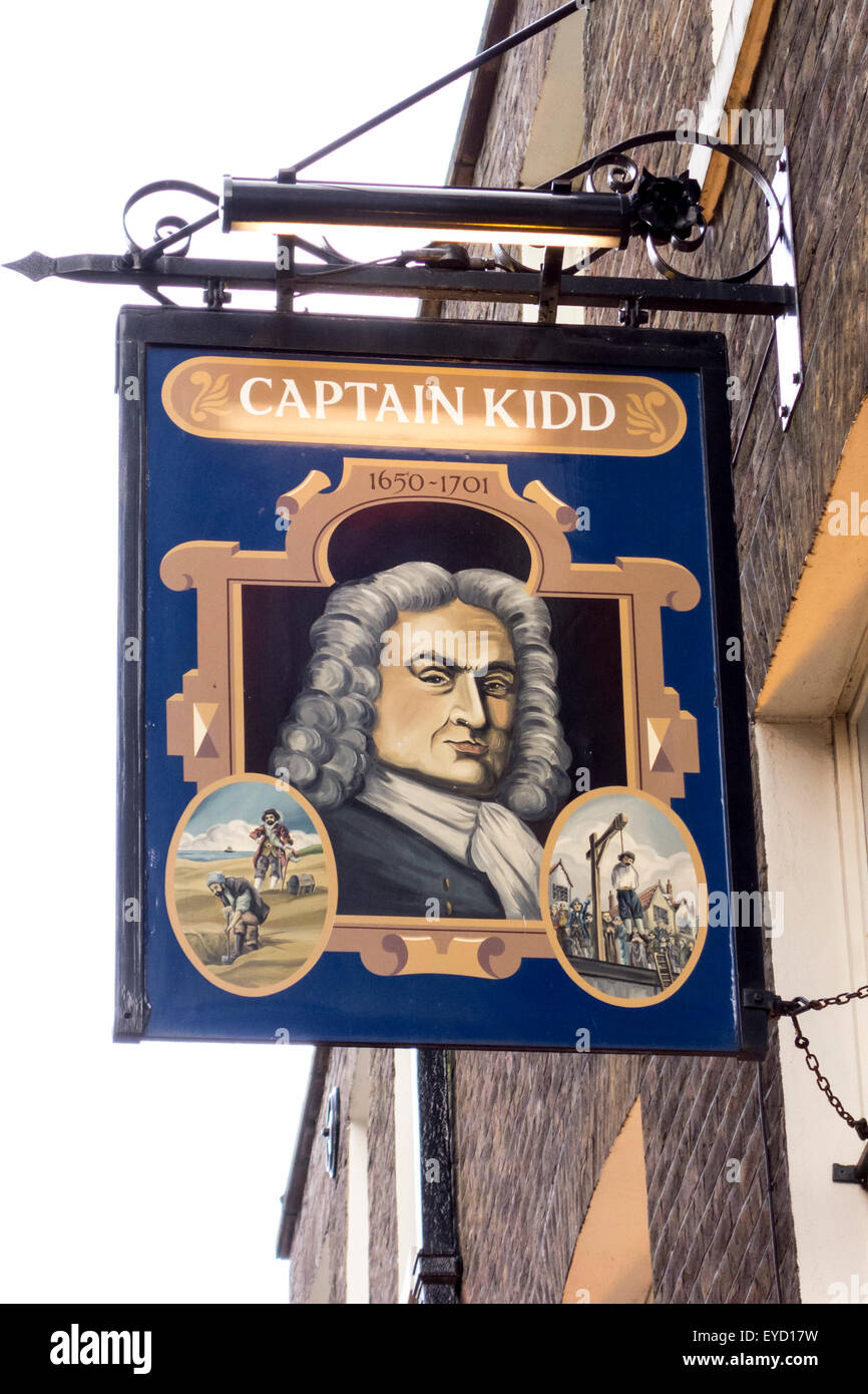 Wapping hi-res stock photography and images - Alamy