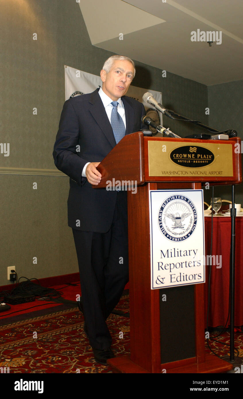 Retired general wesley clark hi-res stock photography and images - Alamy