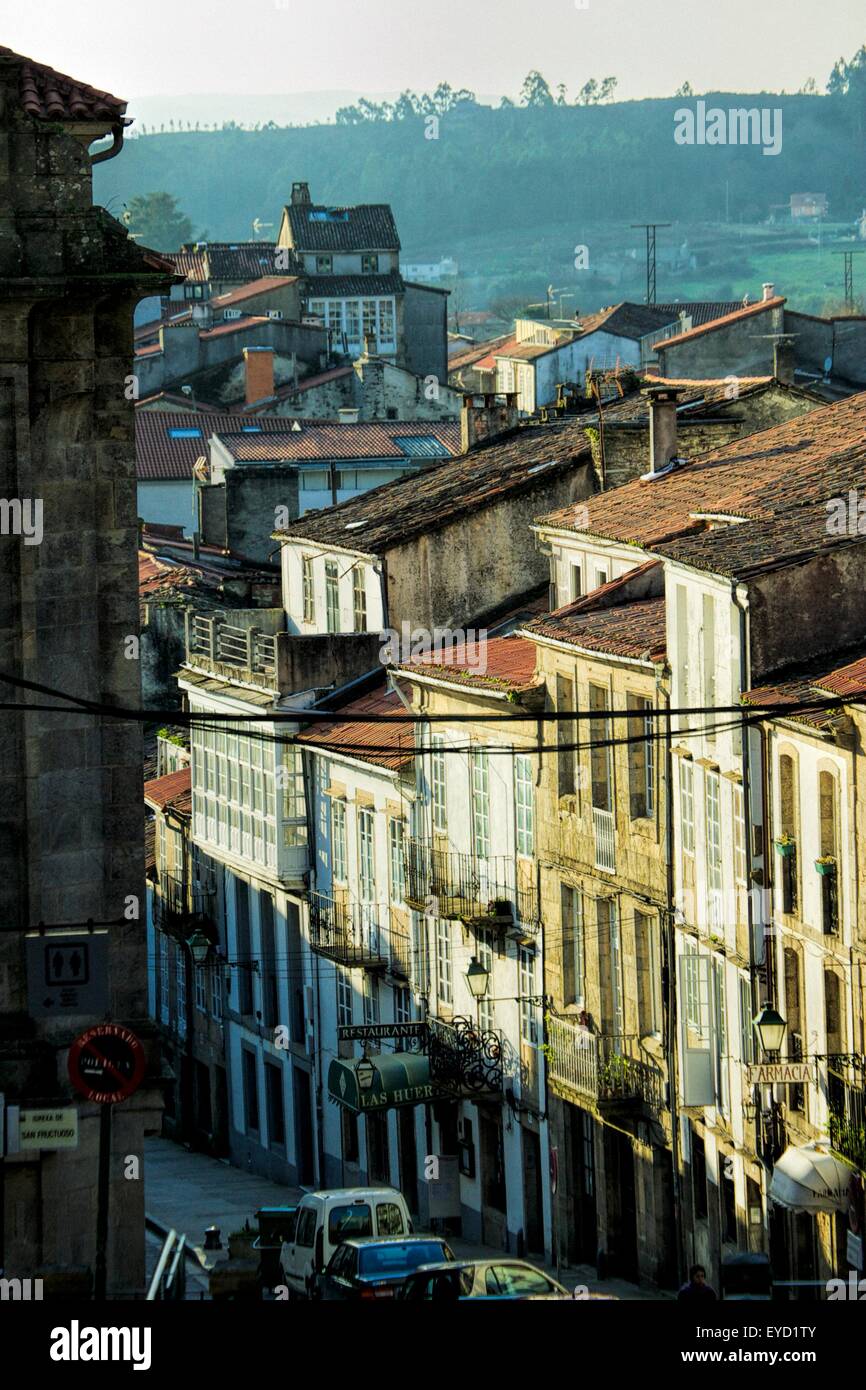 Row houses spain hi-res stock photography and images - Alamy