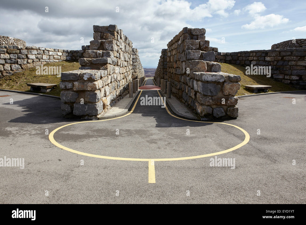 Coldstones Cut sculpture Yorkshire Stock Photo - Alamy