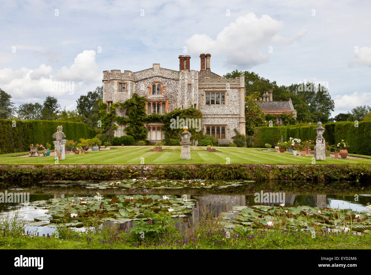 Mannington Hall and Moat near Aylsham in Norfolk, England, UK Stock ...