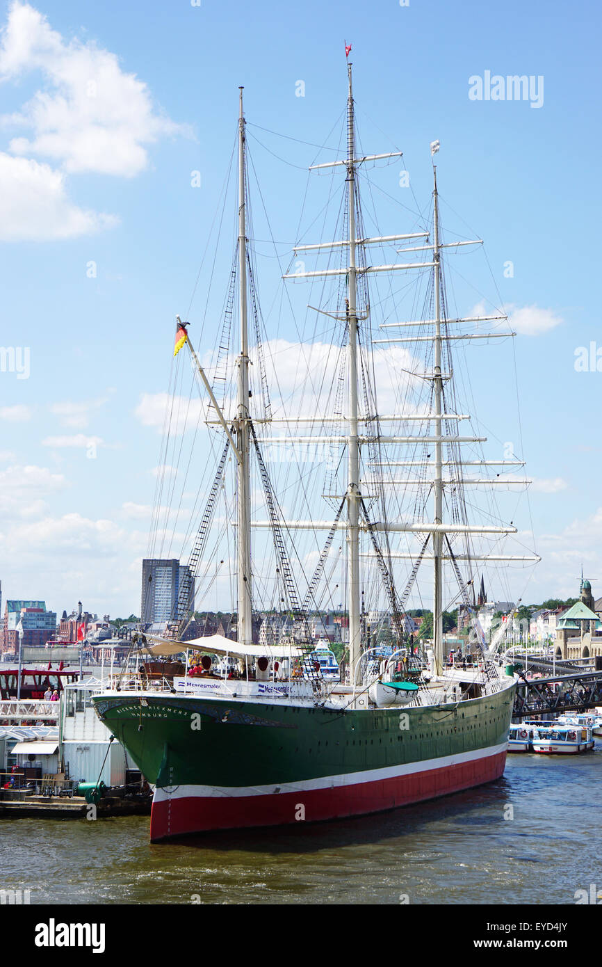 Three masted barque hi-res stock photography and images - Alamy