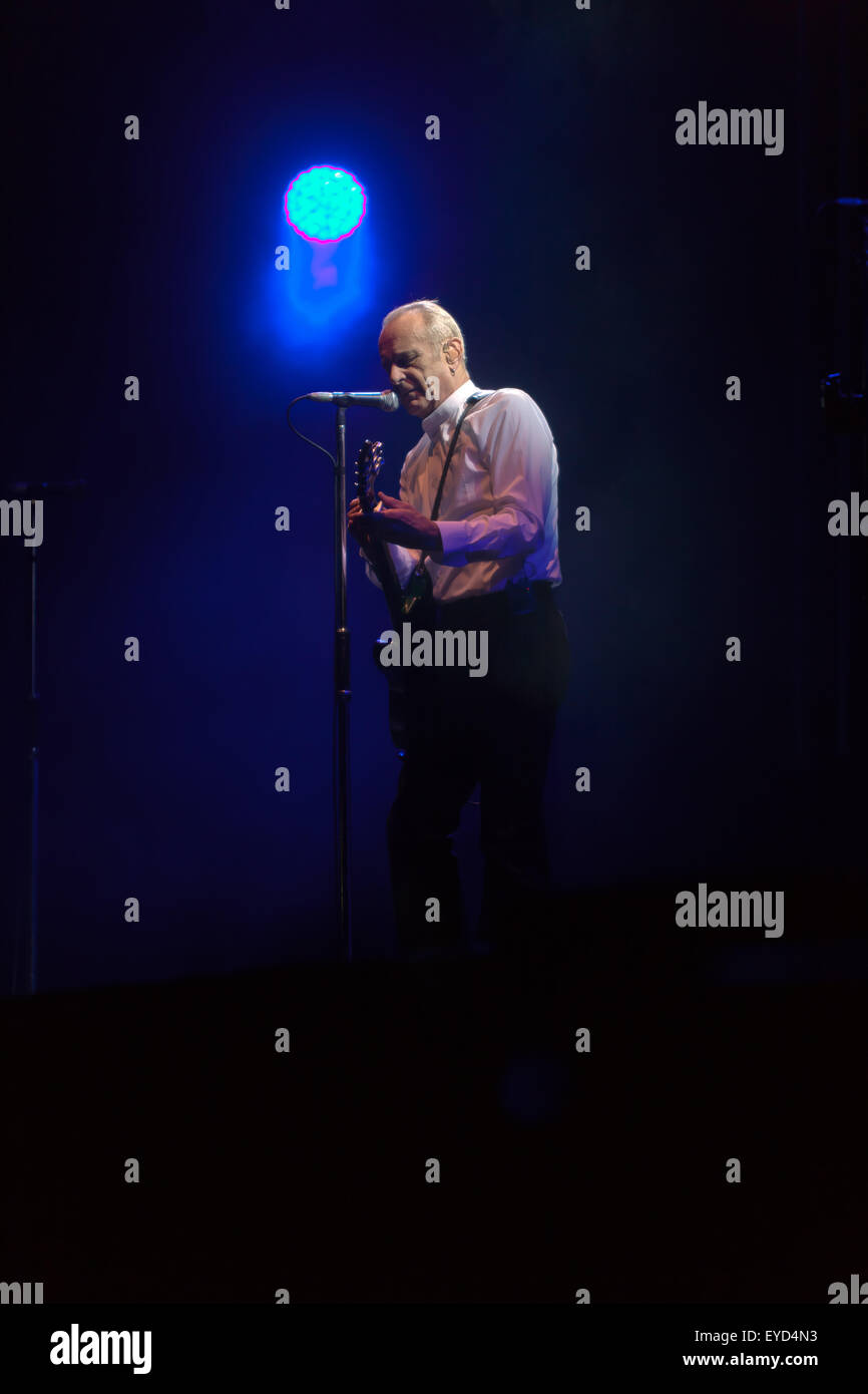 Status quo singer lead guitarist hi-res stock photography and images ...