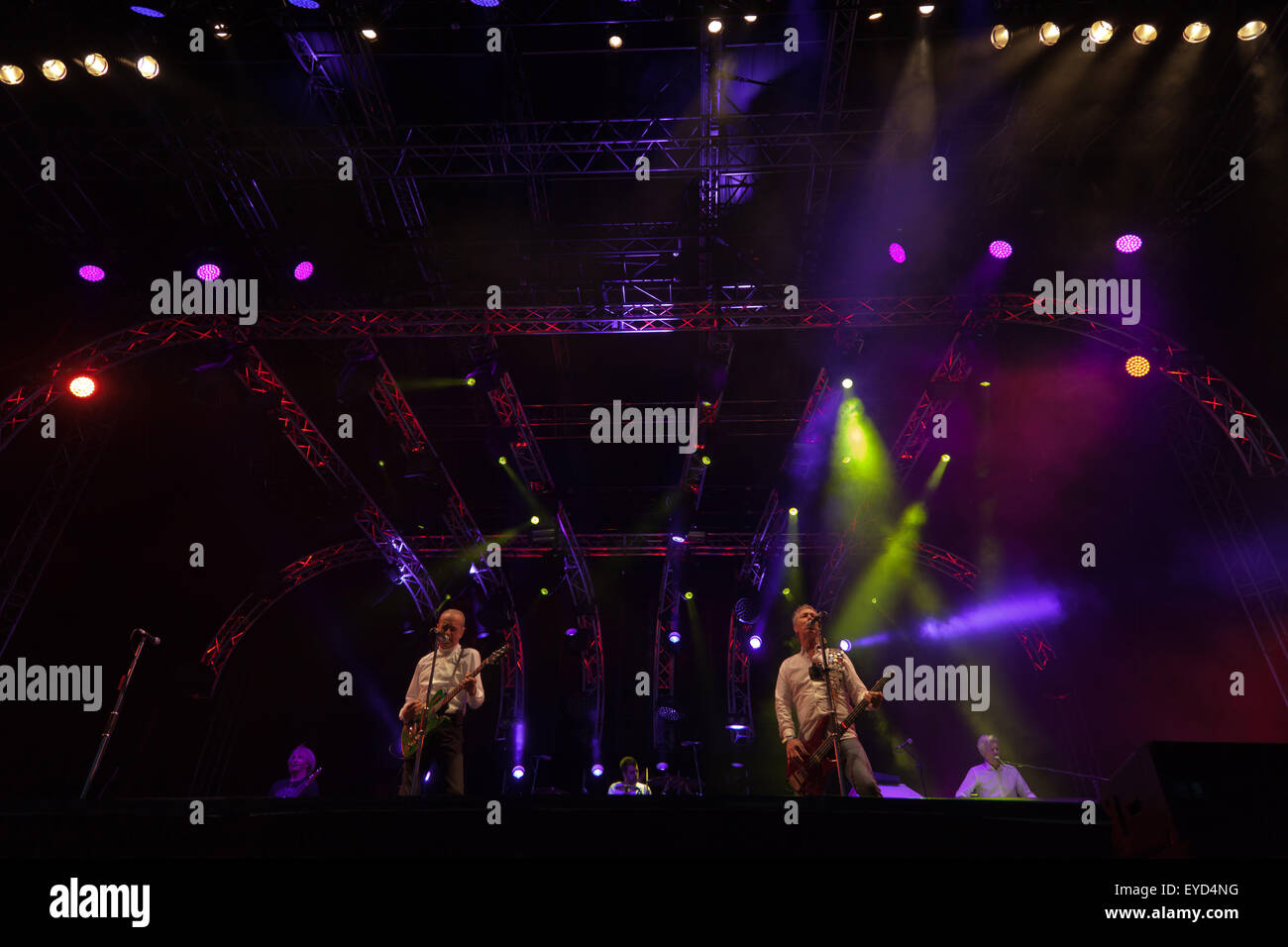 Crowd during rock concert hi-res stock photography and images - Alamy