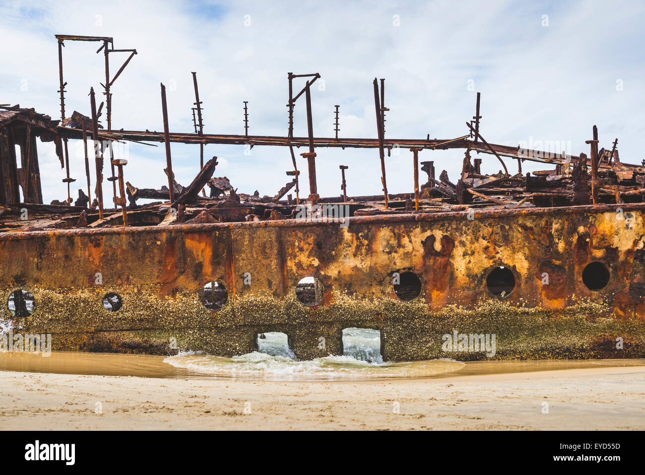 Maheno Shipwreck stranded on the beach Stock Photo - Alamy