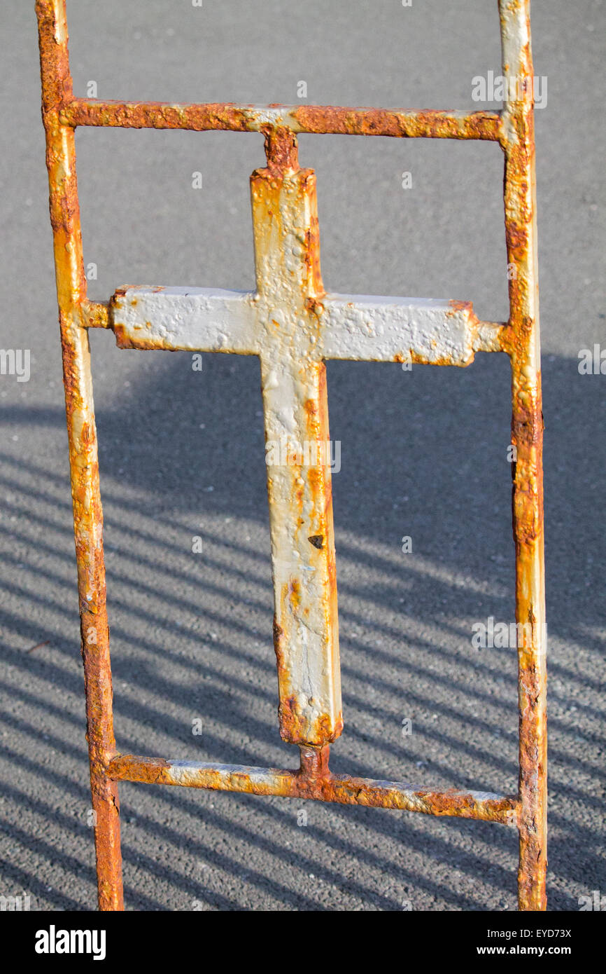 Cross metal iron gate hi-res stock photography and images - Alamy