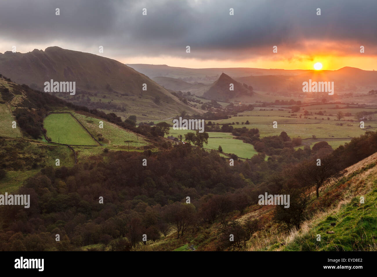 Parkhouse and chrome hill derbyshire hi-res stock photography and ...