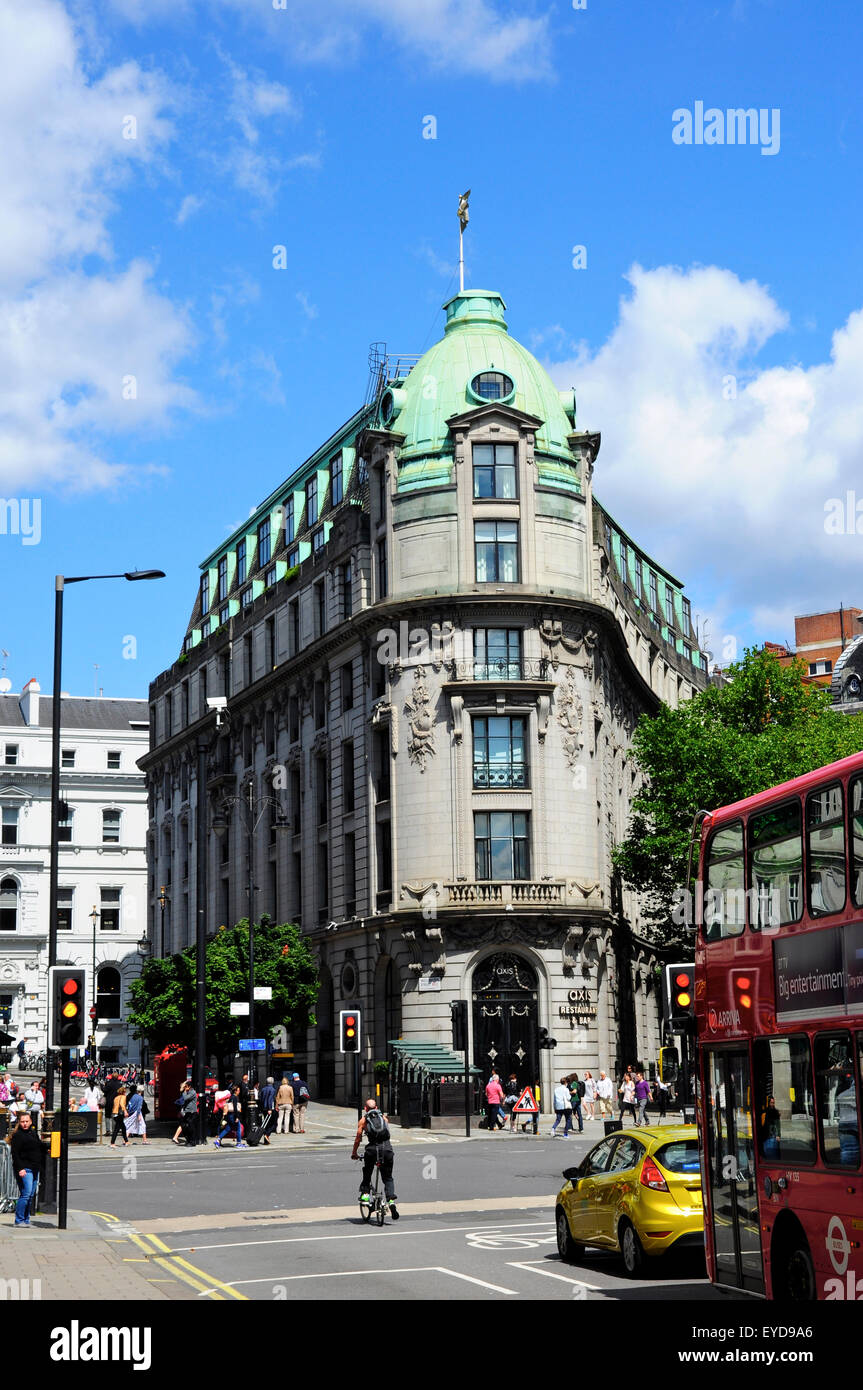 Ornate building on road juncton, Strand / Wellington Street / from ...