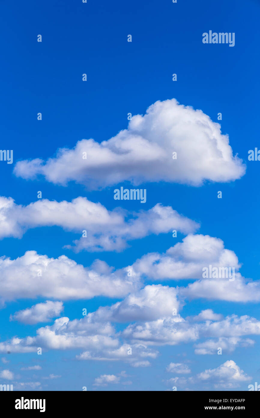 Blue sky texture hi-res stock photography and images - Alamy
