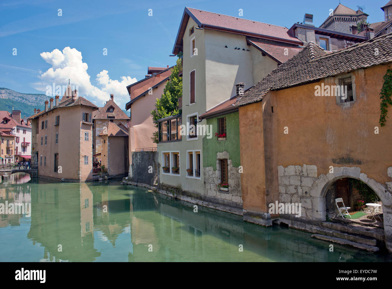 A view from a bridge in the older part of Annecy Stock Photo - Alamy