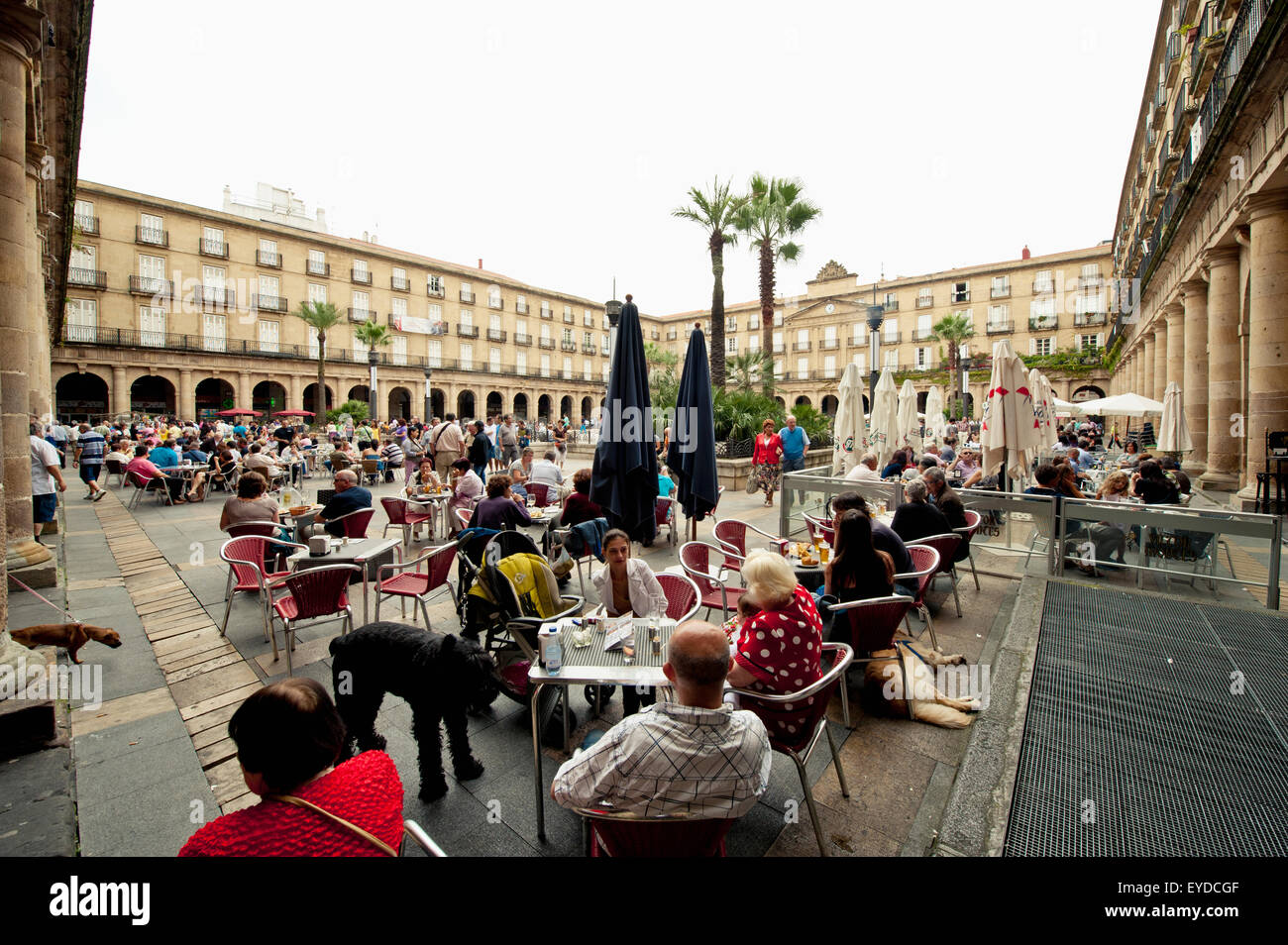 Bilbao square hi-res stock photography and images - Alamy