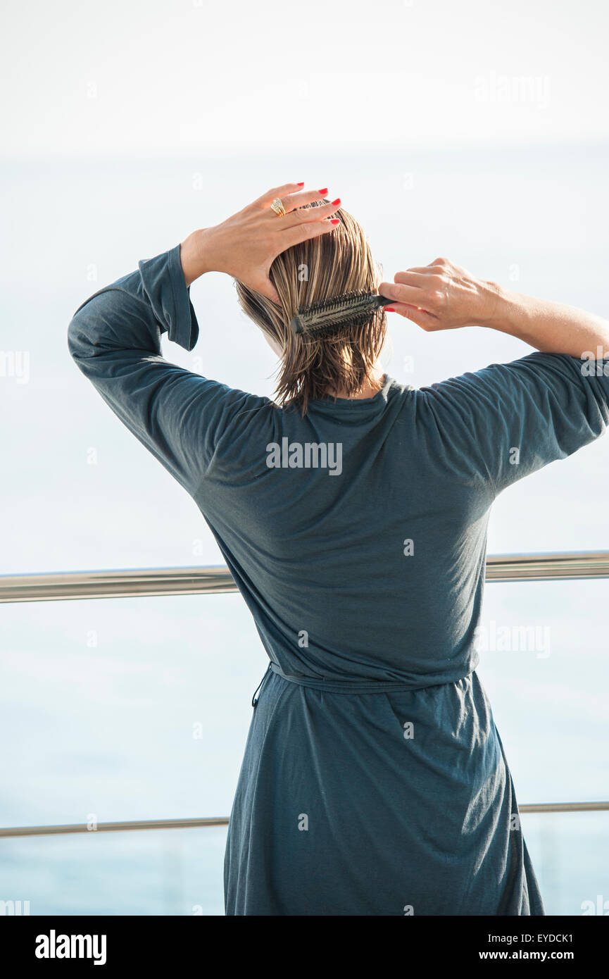 Brush through hair hi-res stock photography and images - Alamy