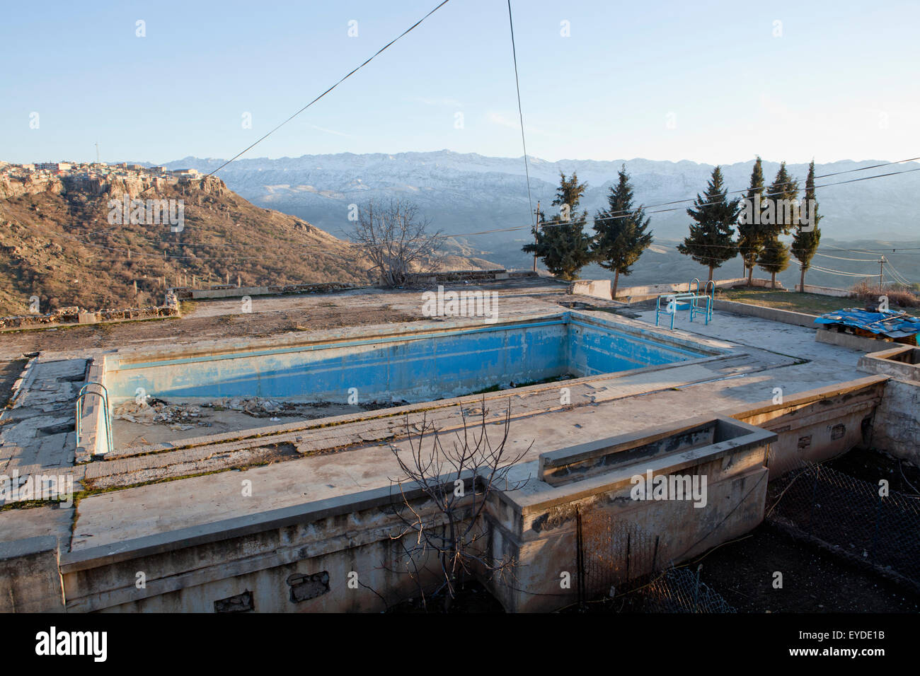 Squatted building hi-res stock photography and images - Alamy