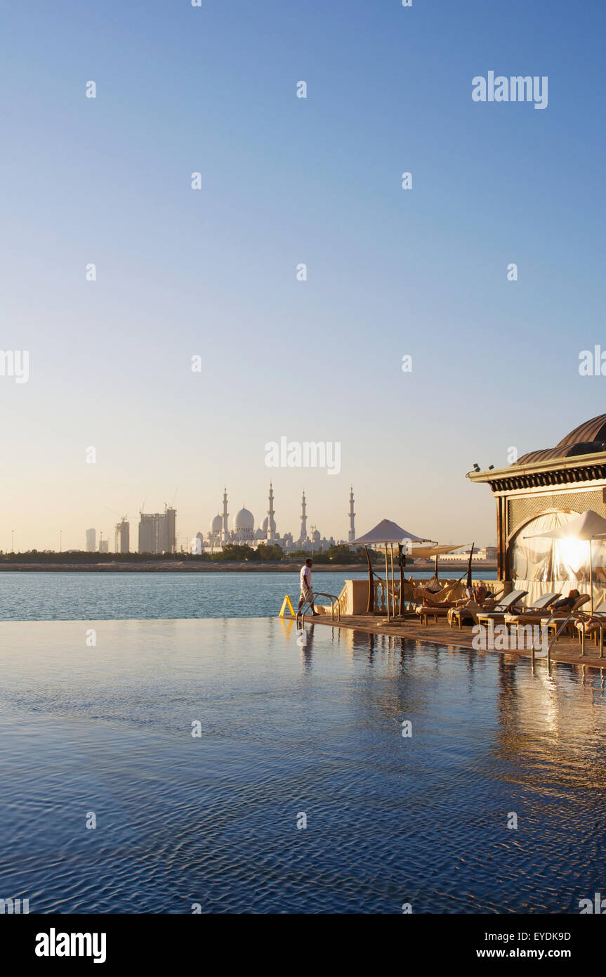 United Arab Emirates, Shangri-la Hotel; Abu Dhabi, View of Shaikh Zayed ...