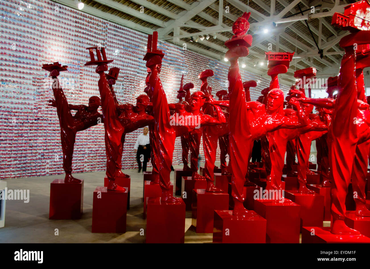 Bowman sculpture hi-res stock photography and images - Alamy