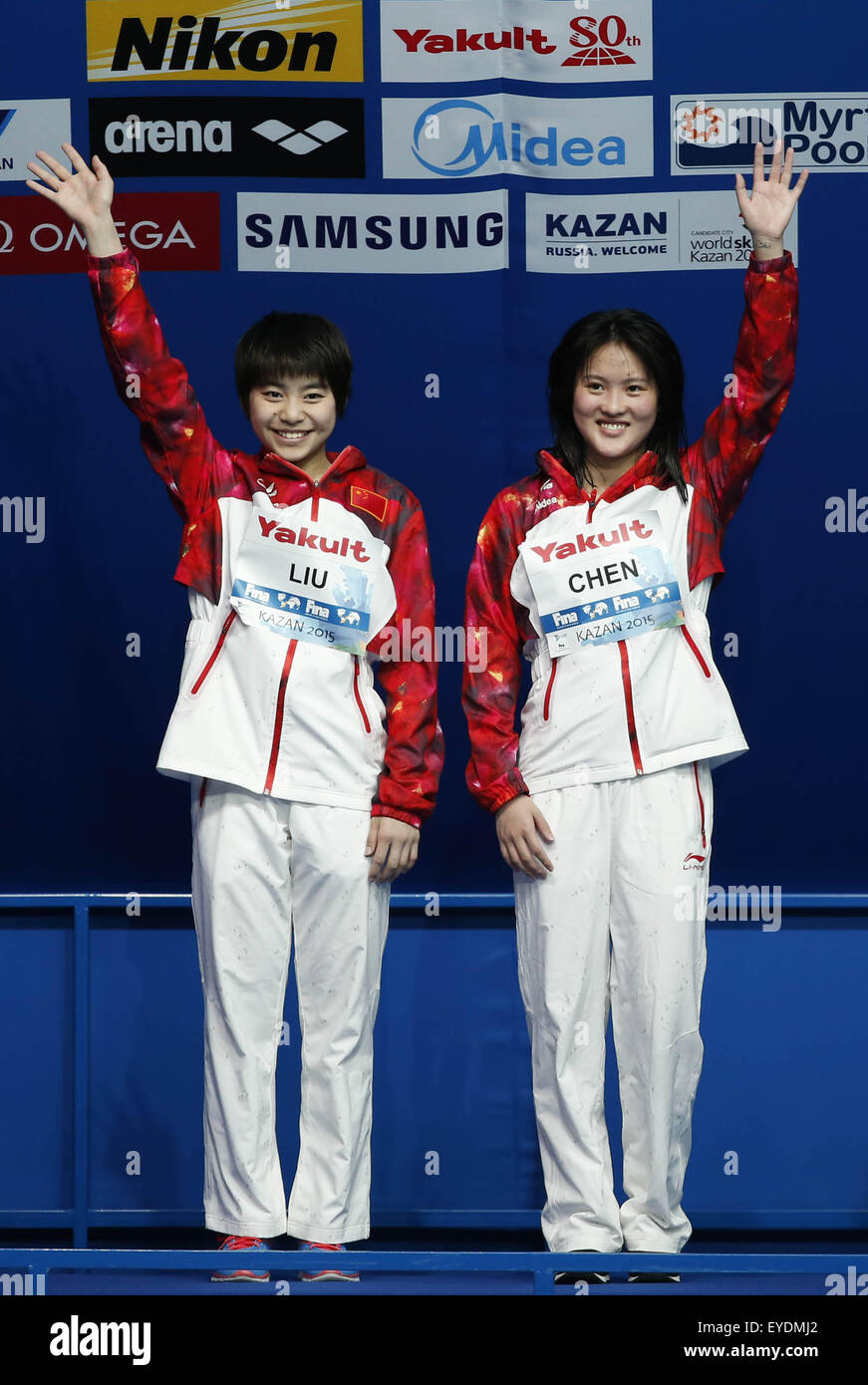 Kazan, Russia. 27th July, 2015. Chen Ruolin (R) and Liu Huixia of China ...