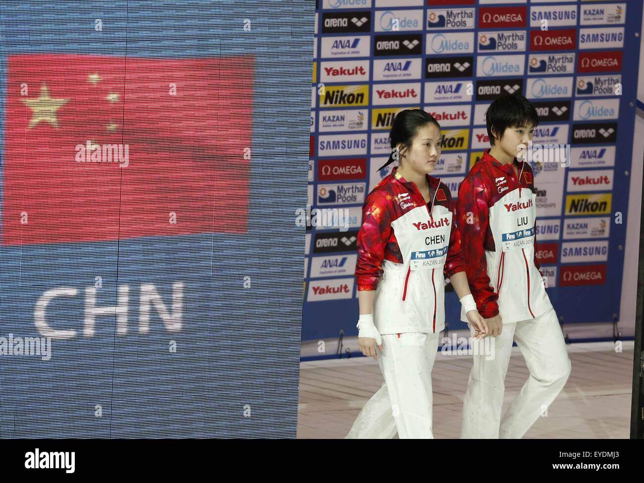 Kazan, Russia. 27th July, 2015. Chen Ruolin (L) and Liu Huixia of China ...