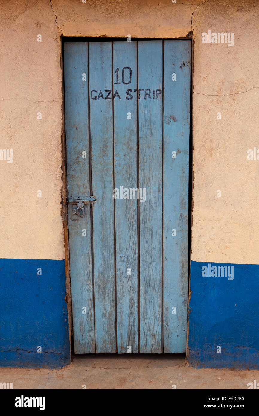 Number 10 door open hi-res stock photography and images - Alamy