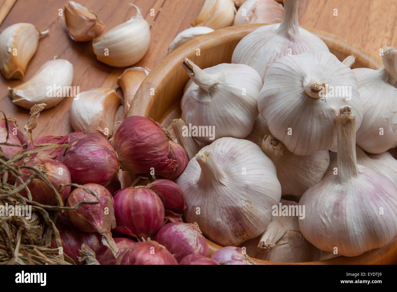 Shallots garlic onion Stock Photo - Alamy