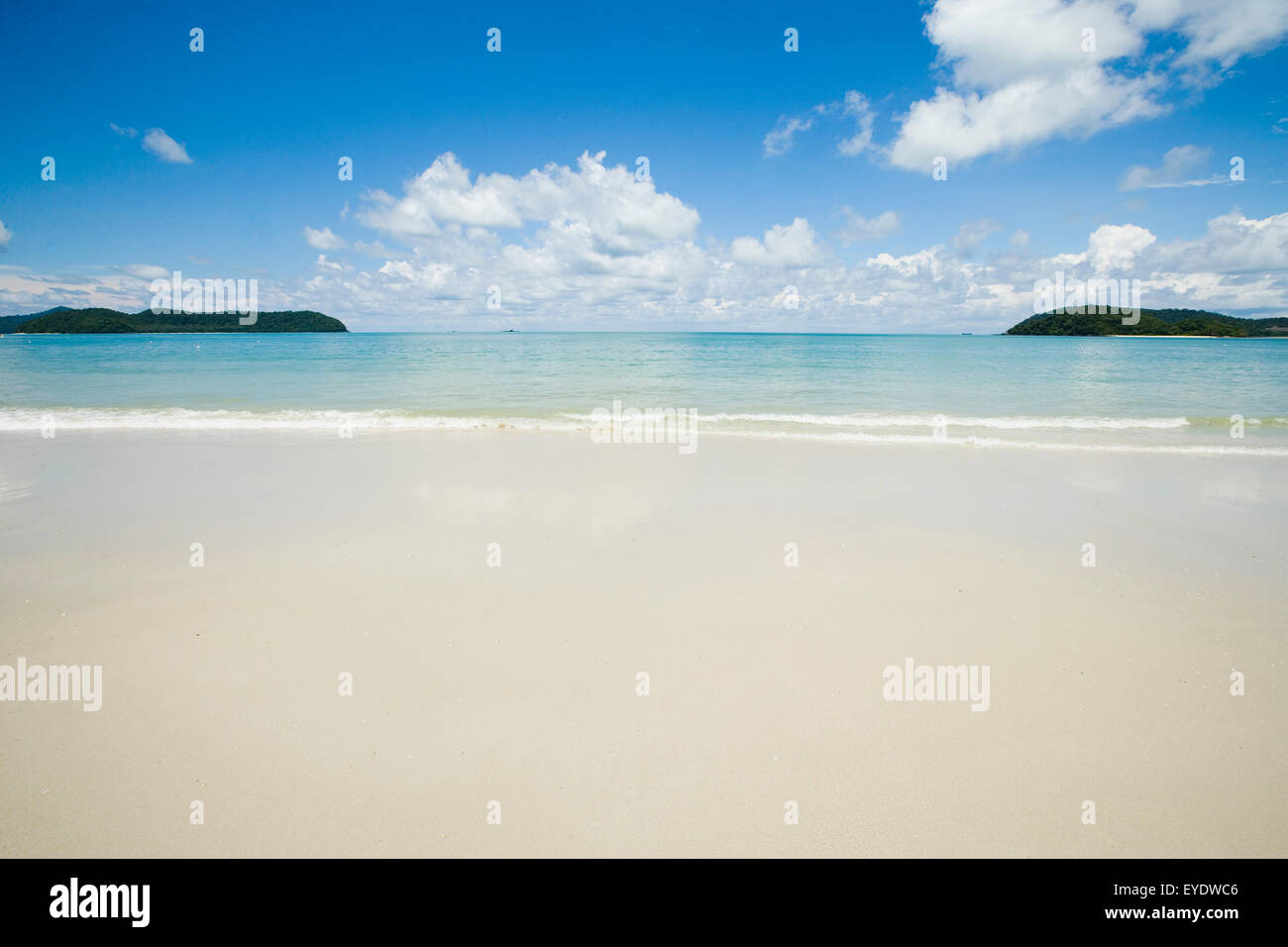 Malaysia, Pantai Cenang (Cenang beach); Pulau Langkawi, islands in ...