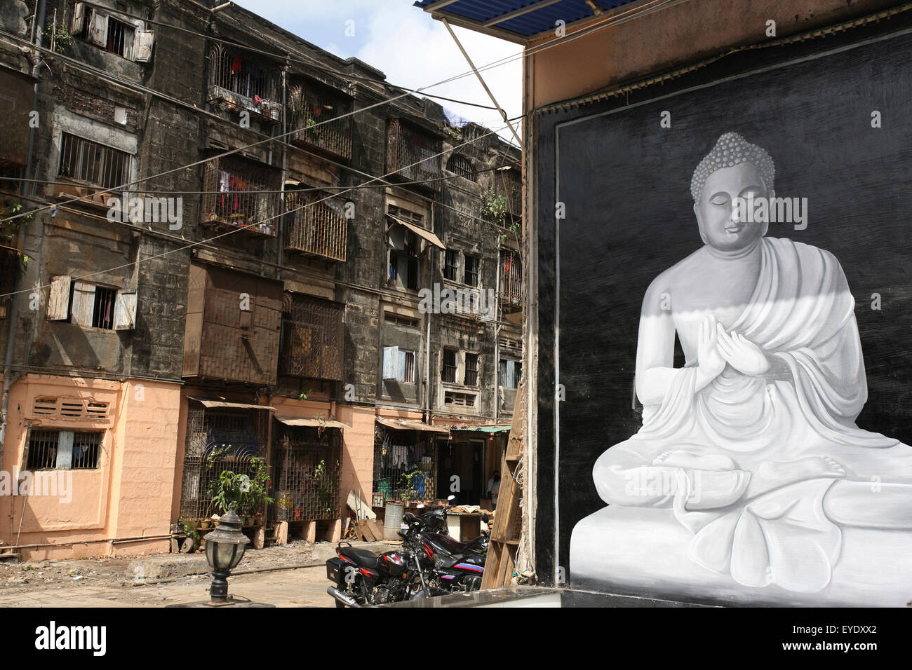 Chawl mumbai hi-res stock photography and images - Alamy