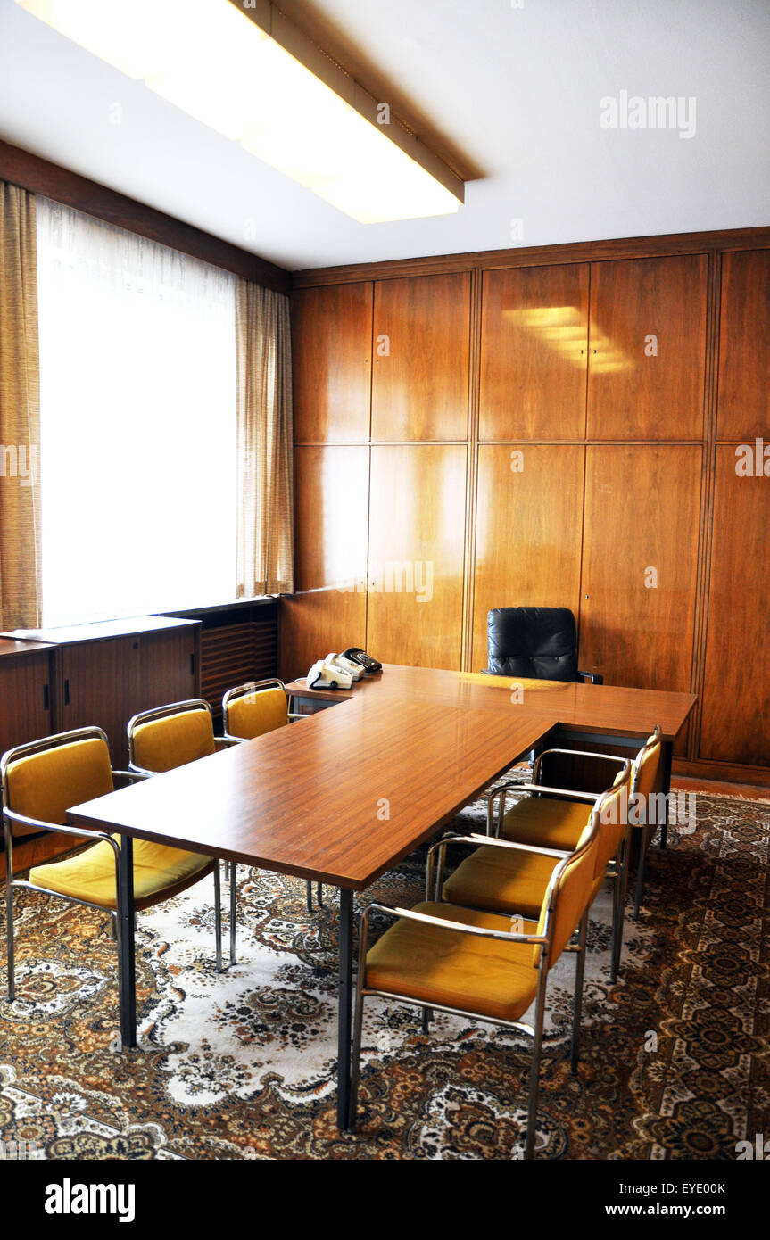 70s office interior hi-res stock photography and images - Alamy