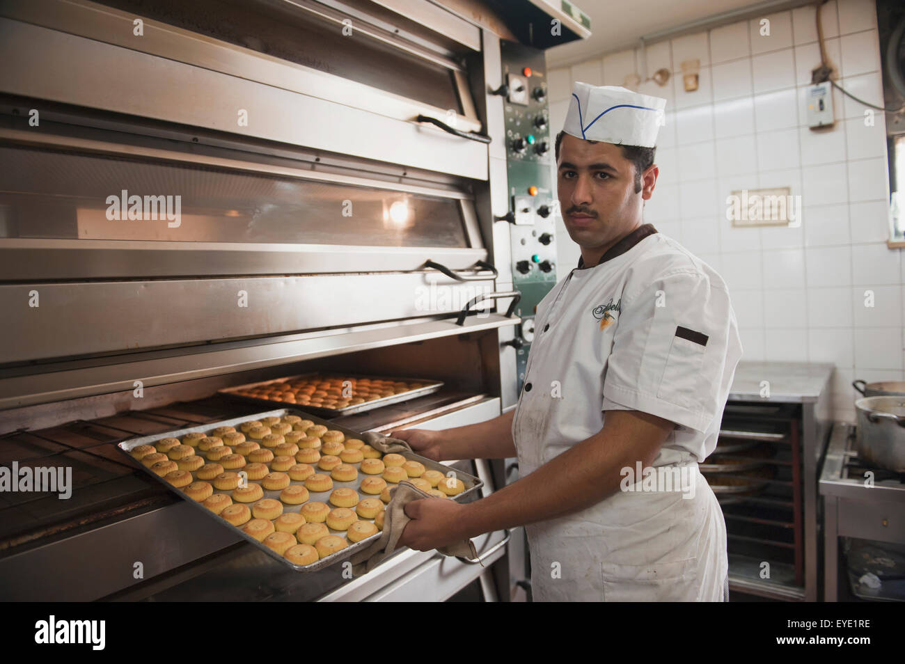 Arabic oven hi-res stock photography and images - Alamy