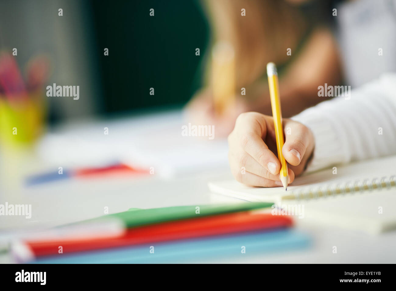 Kid hand drawing hi-res stock photography and images - Alamy