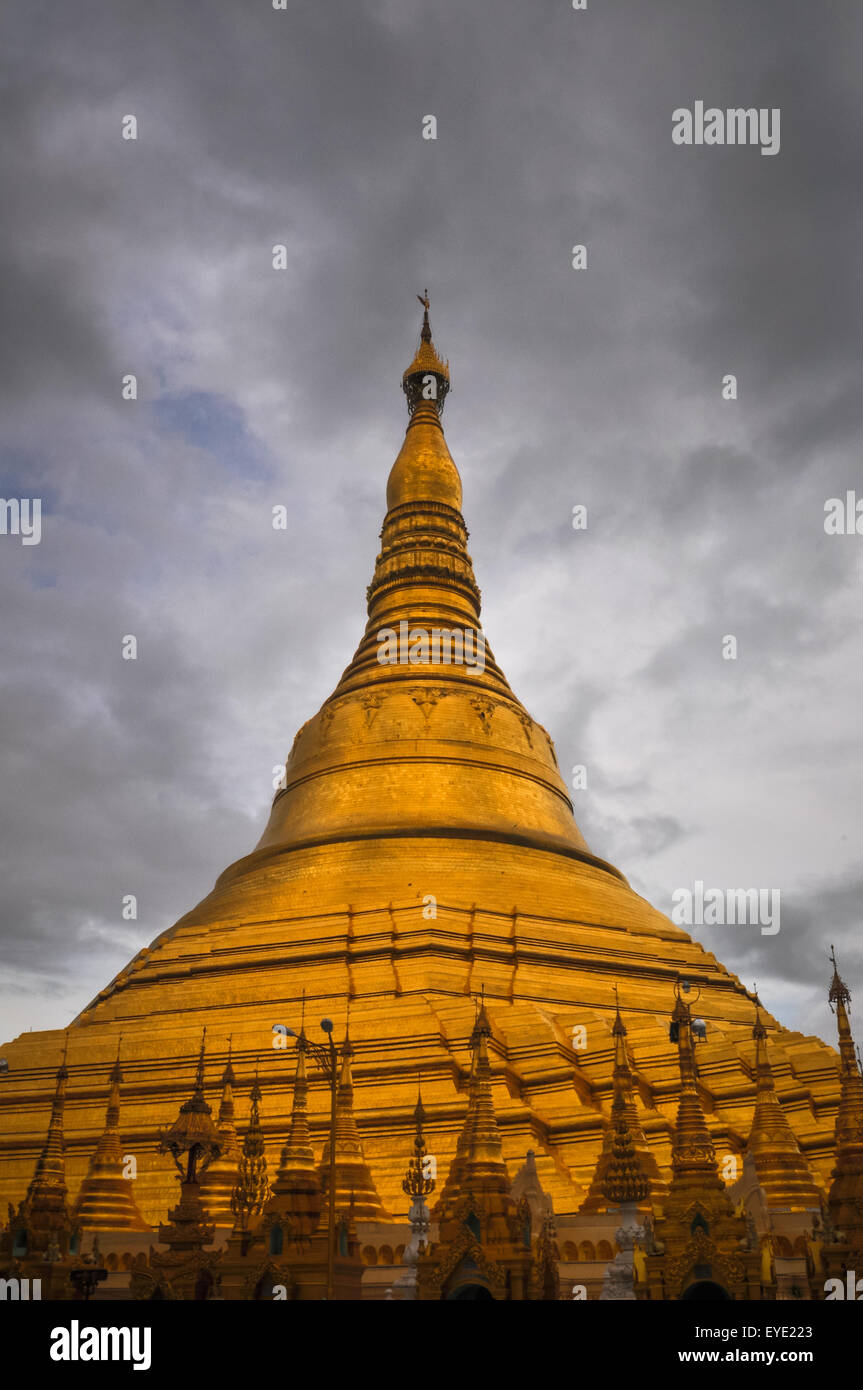 Holy site in yangon hi-res stock photography and images - Alamy