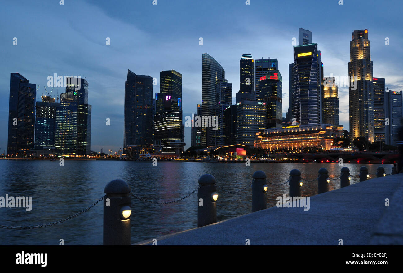 Singapore city skyline finacial district Stock Photo - Alamy