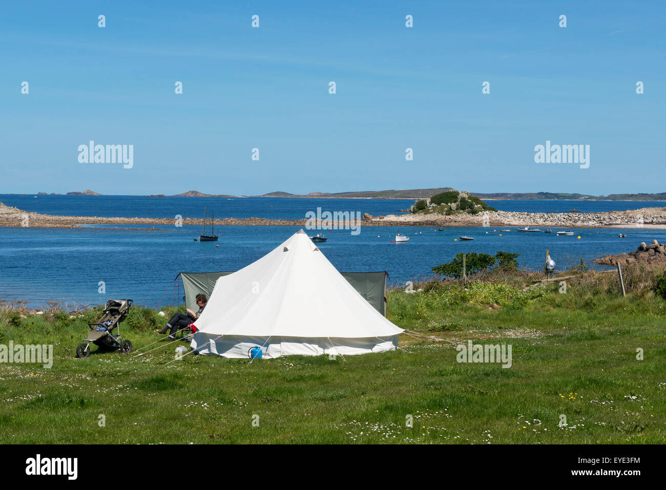 Camping at the ocean hi-res stock photography and images - Alamy