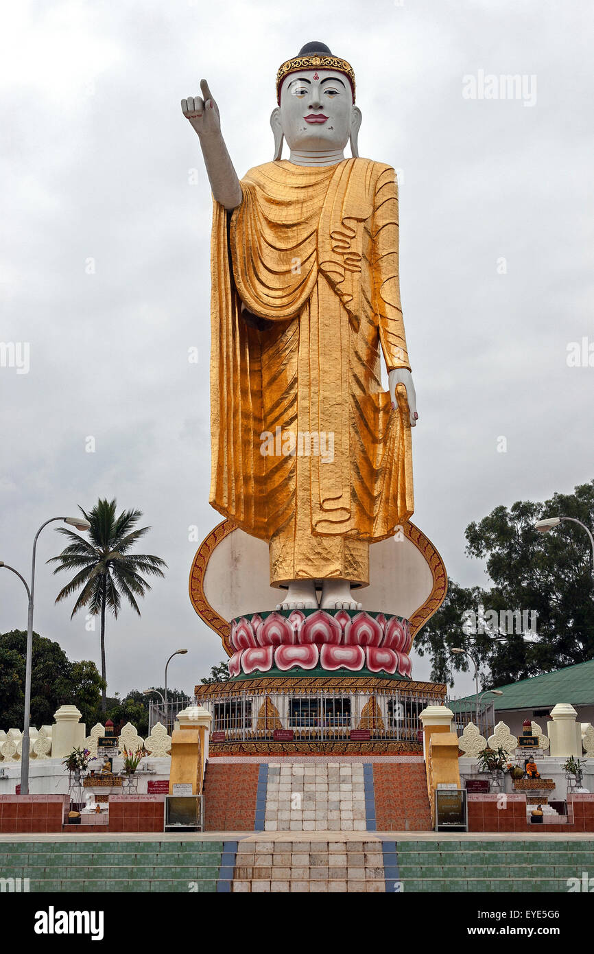 Big Buddha Statue, Kyaing Tong, Shan State Golden Triangle, Myanmar ...