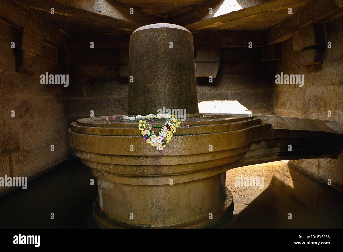 Jala lingam hi-res stock photography and images - Alamy