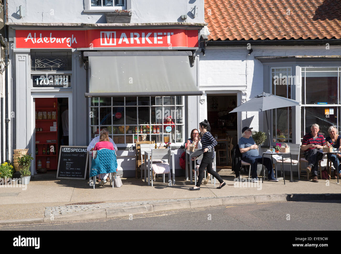 People sitting outside tea room hi-res stock photography and images - Alamy