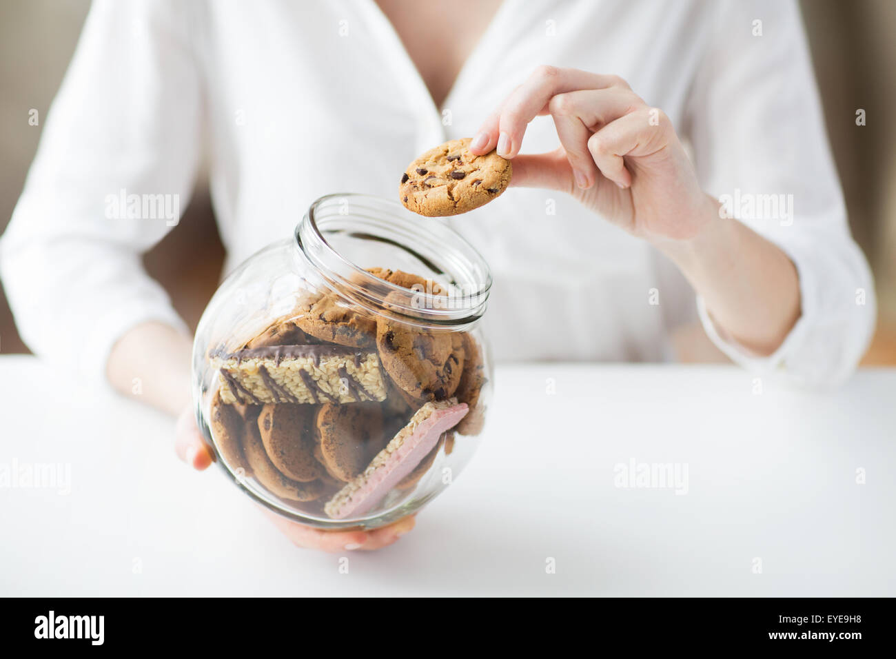 Hands cookies hi-res stock photography and images - Alamy