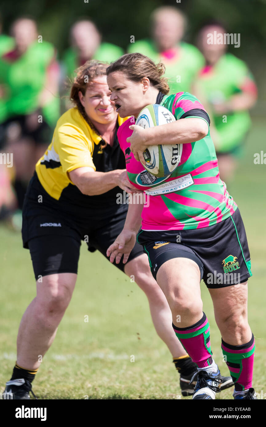 Female rugby players in action hi-res stock photography and images - Alamy
