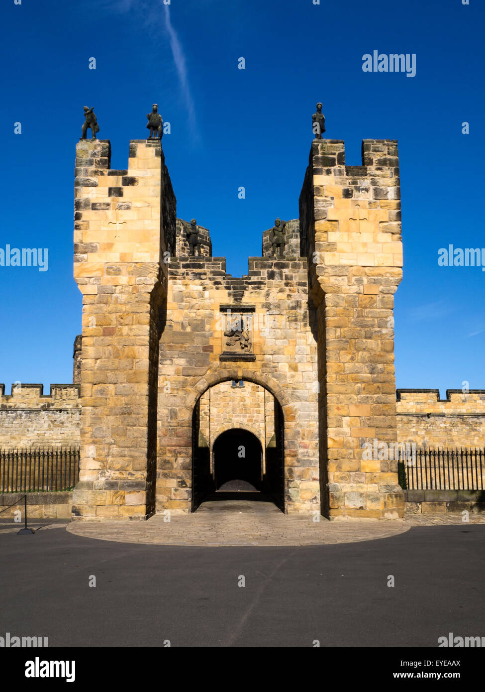 Barbican gatehouse hi-res stock photography and images - Alamy