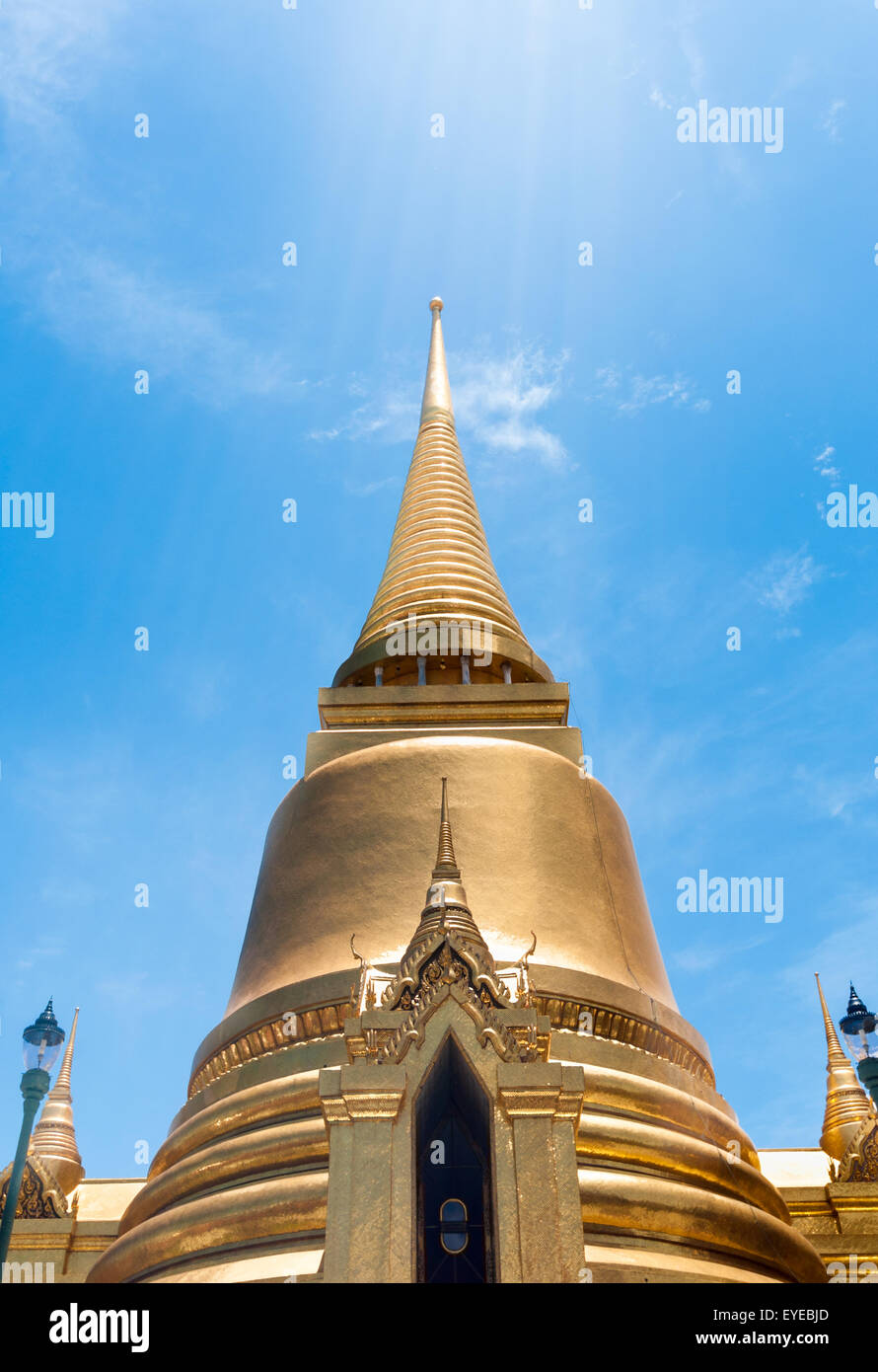 golden Chedi Bangkok temple in thailand Stock Photo - Alamy