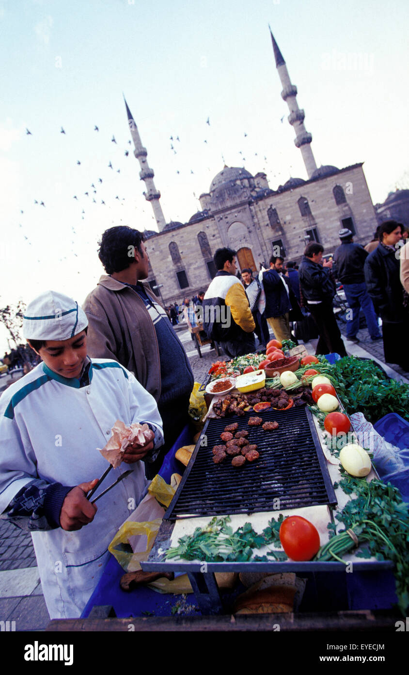 Turkish kebab street stall istanbul hi-res stock photography and images ...