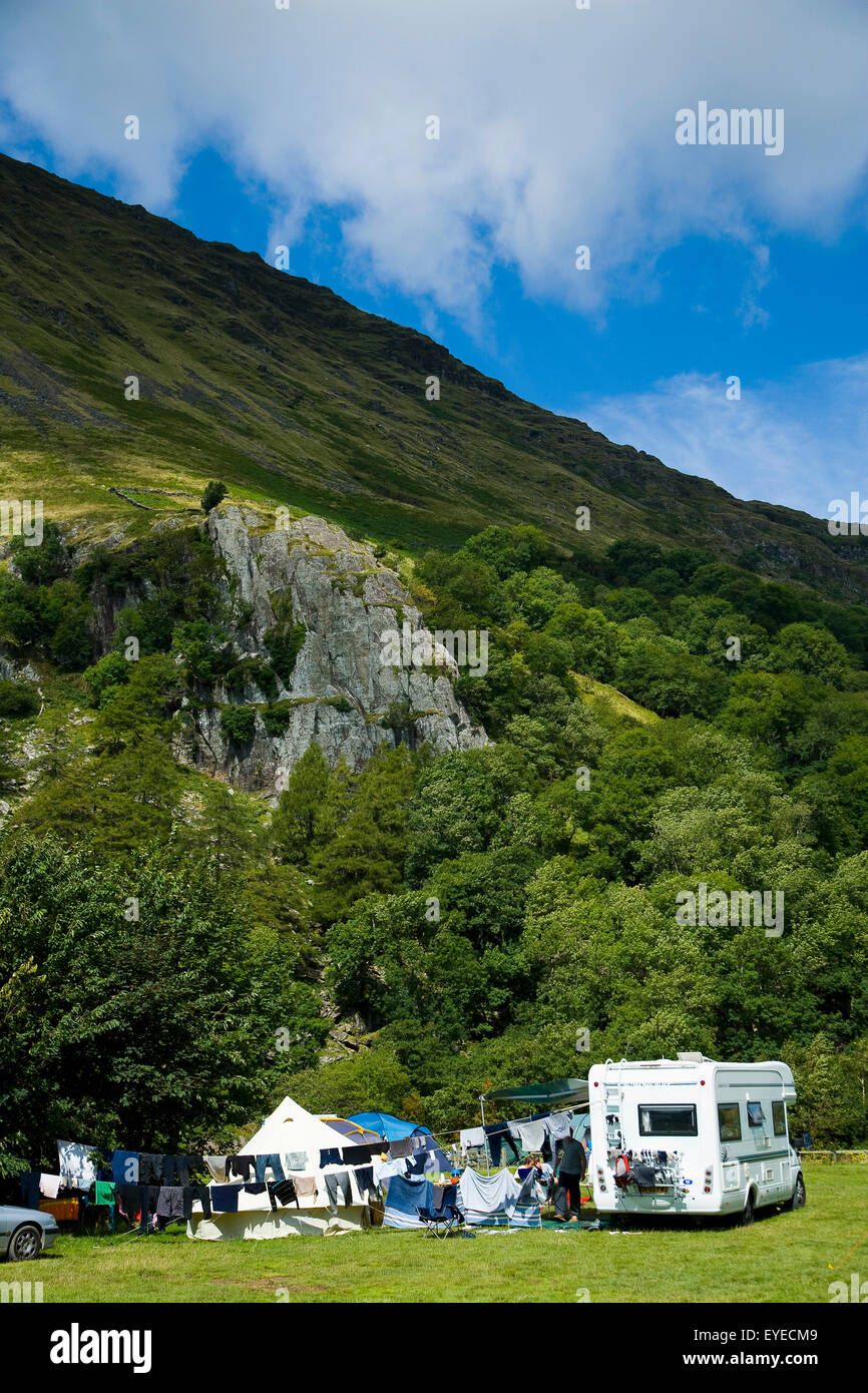 UK, Wales, North Wales, Snowdonia National Park, campervan and caravans ...