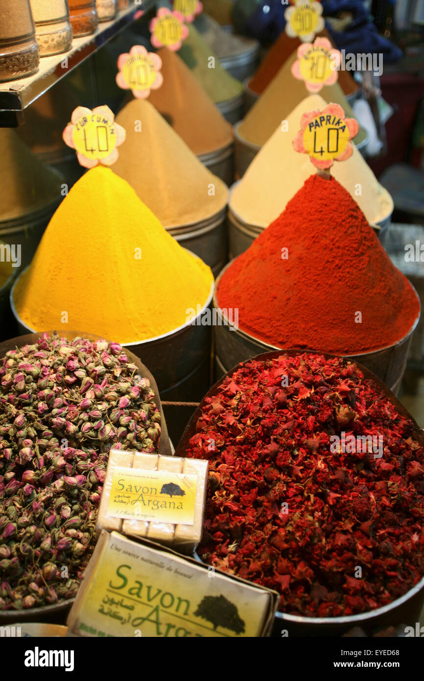 Marrakesh souk spices hi-res stock photography and images - Alamy