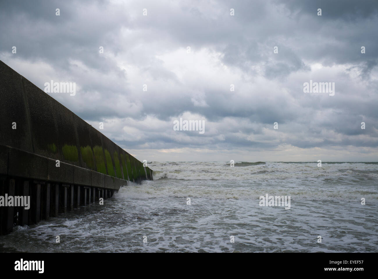 Concrete wave breakers hi-res stock photography and images - Alamy